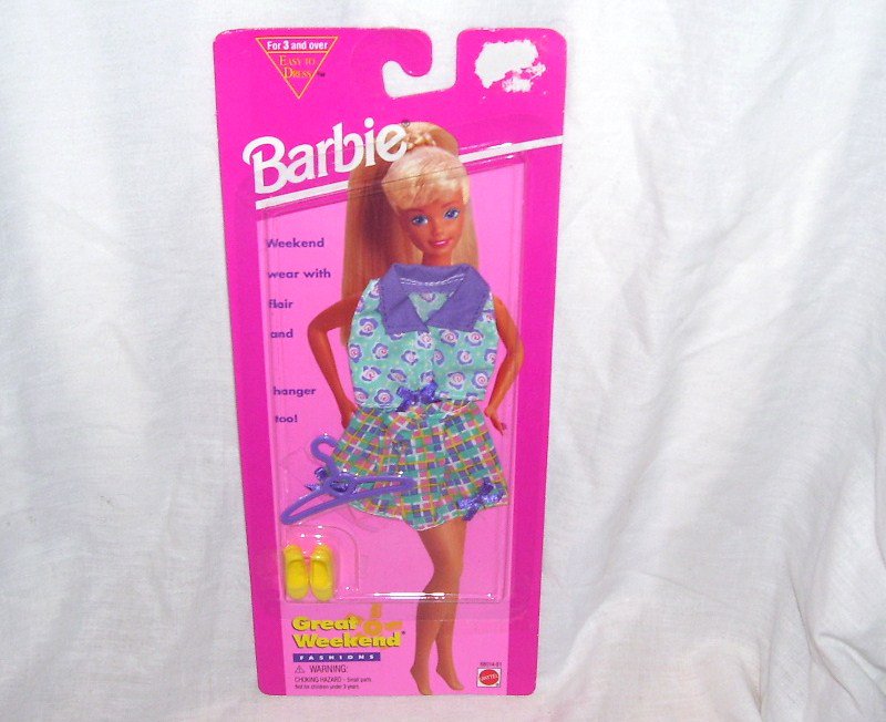 Barbie Great Weekend Fashions Outfit 1995 Top, Shorts, Shoes & Hanger NEW!