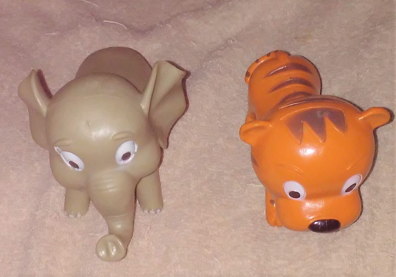 Set of 2 Rubber/Vinyl JUNGLE ANIMALS - Elephant 5" & Tiger 4 1/2"