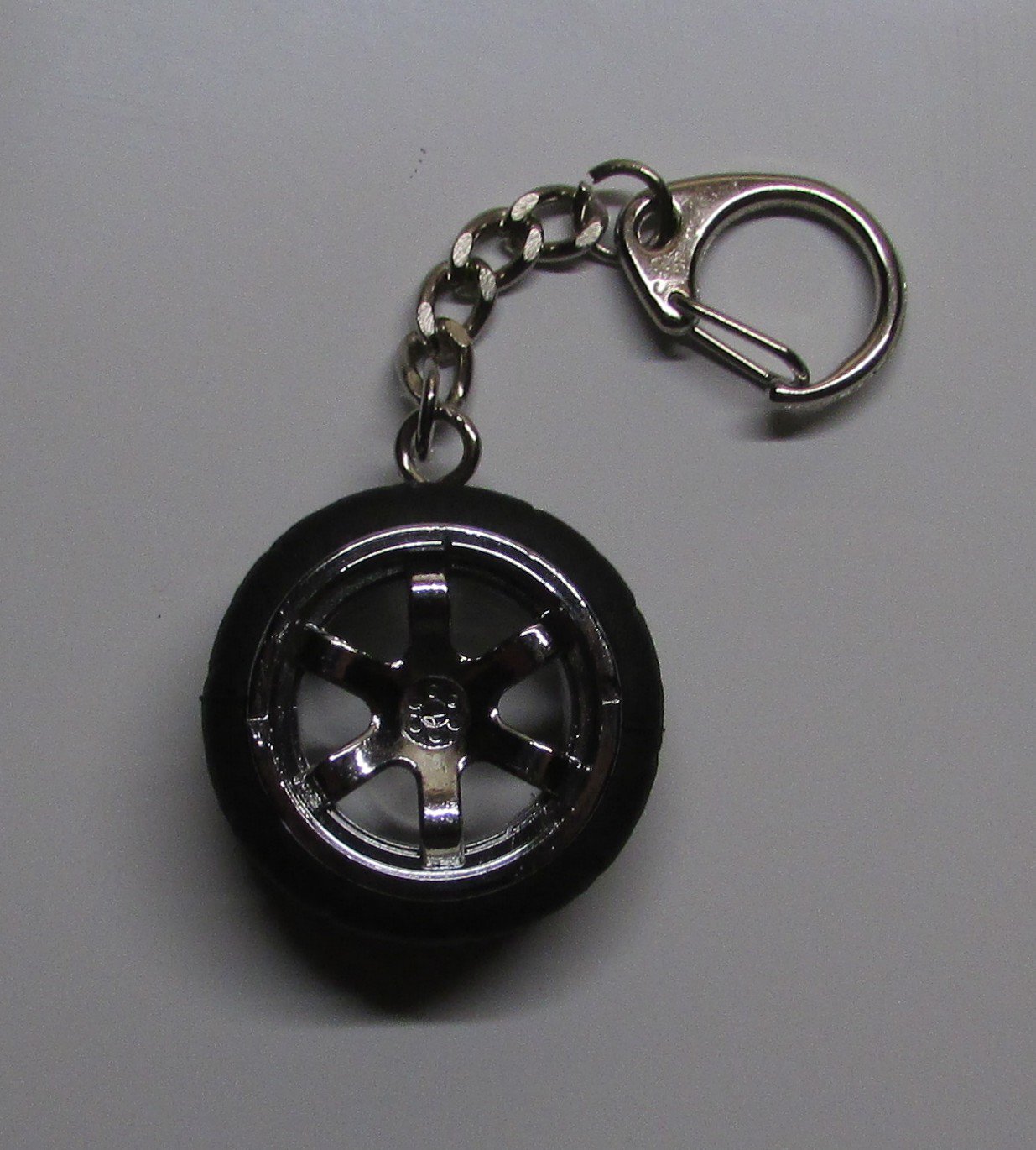 Chrome RACING Rubber TIRE on Plastic RIM Wheel KEY CHAIN Ring Keychain NEW