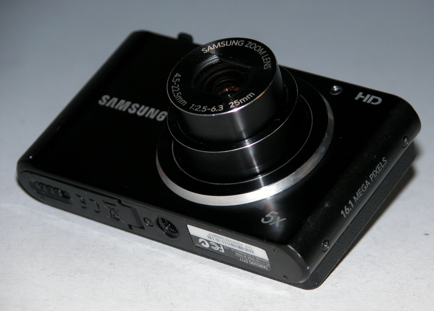 Samsung ST77 16.1 MP Digital Camera - Black #5000