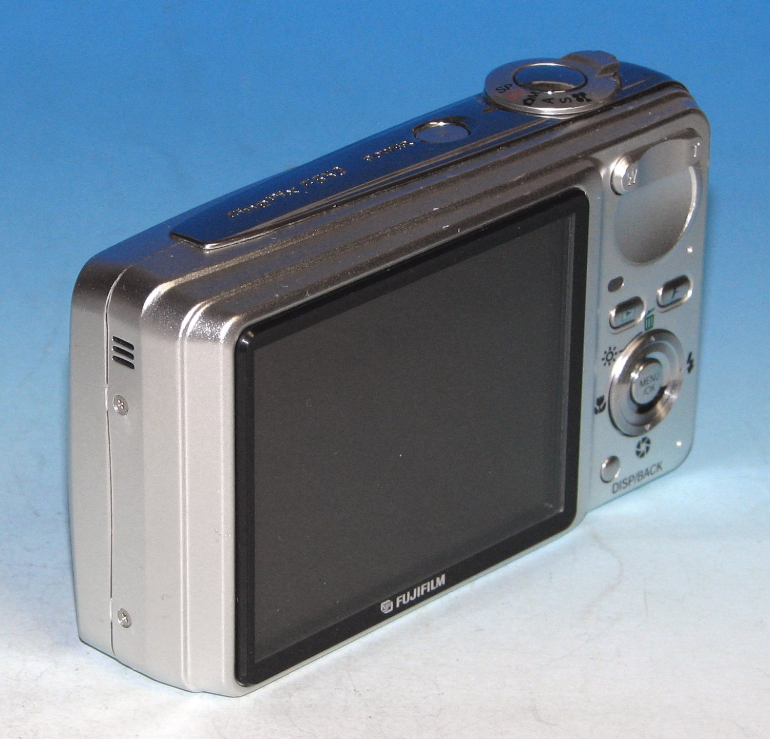 Fujifilm FinePix F650 6.0MP Digital Camera - Silver