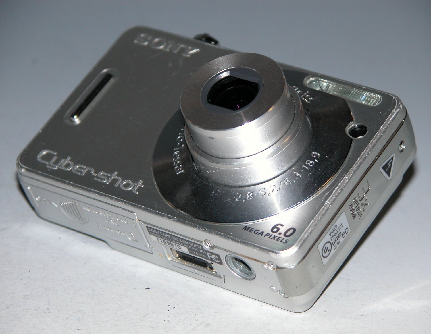 Sony Cyber-shot DSC-W50 6.0MP Digital Camera - Silver #9970