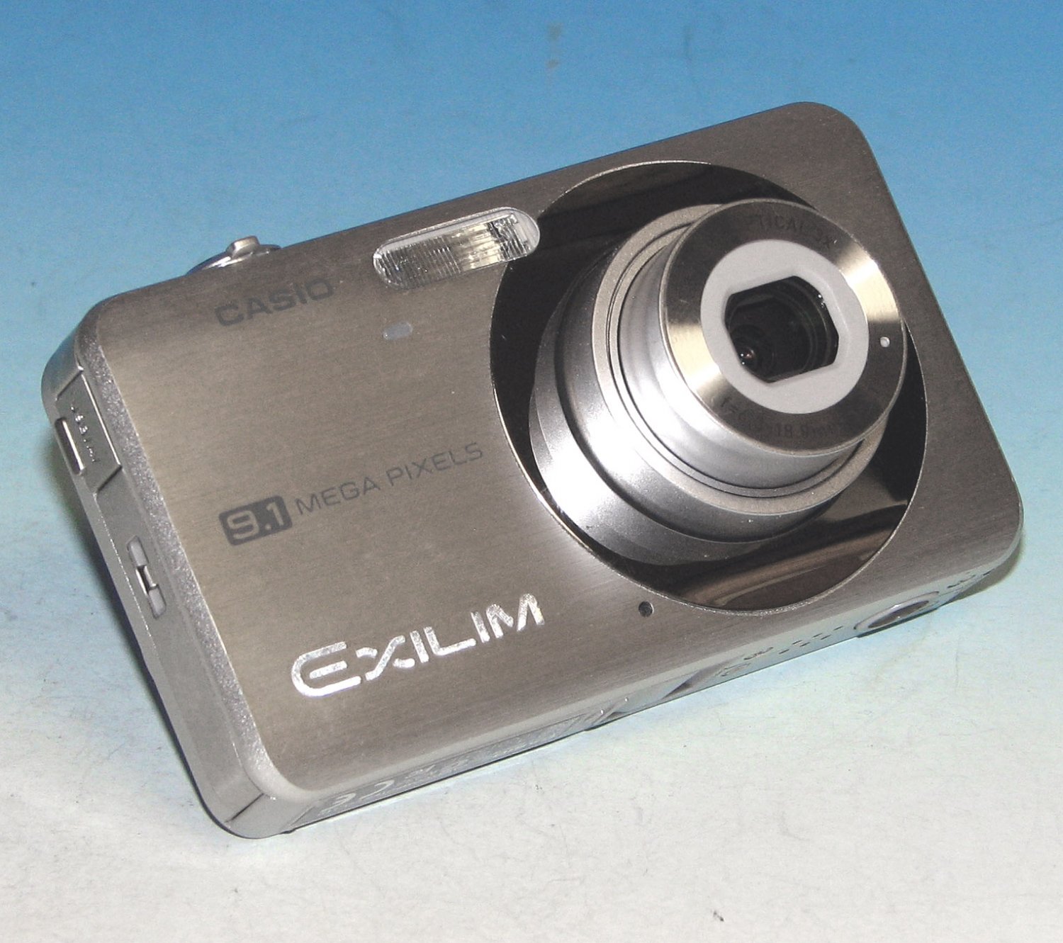 Casio EXILIM ZOOM EX-Z85 9.1 MP Digital Camera - Light Blue # 1521