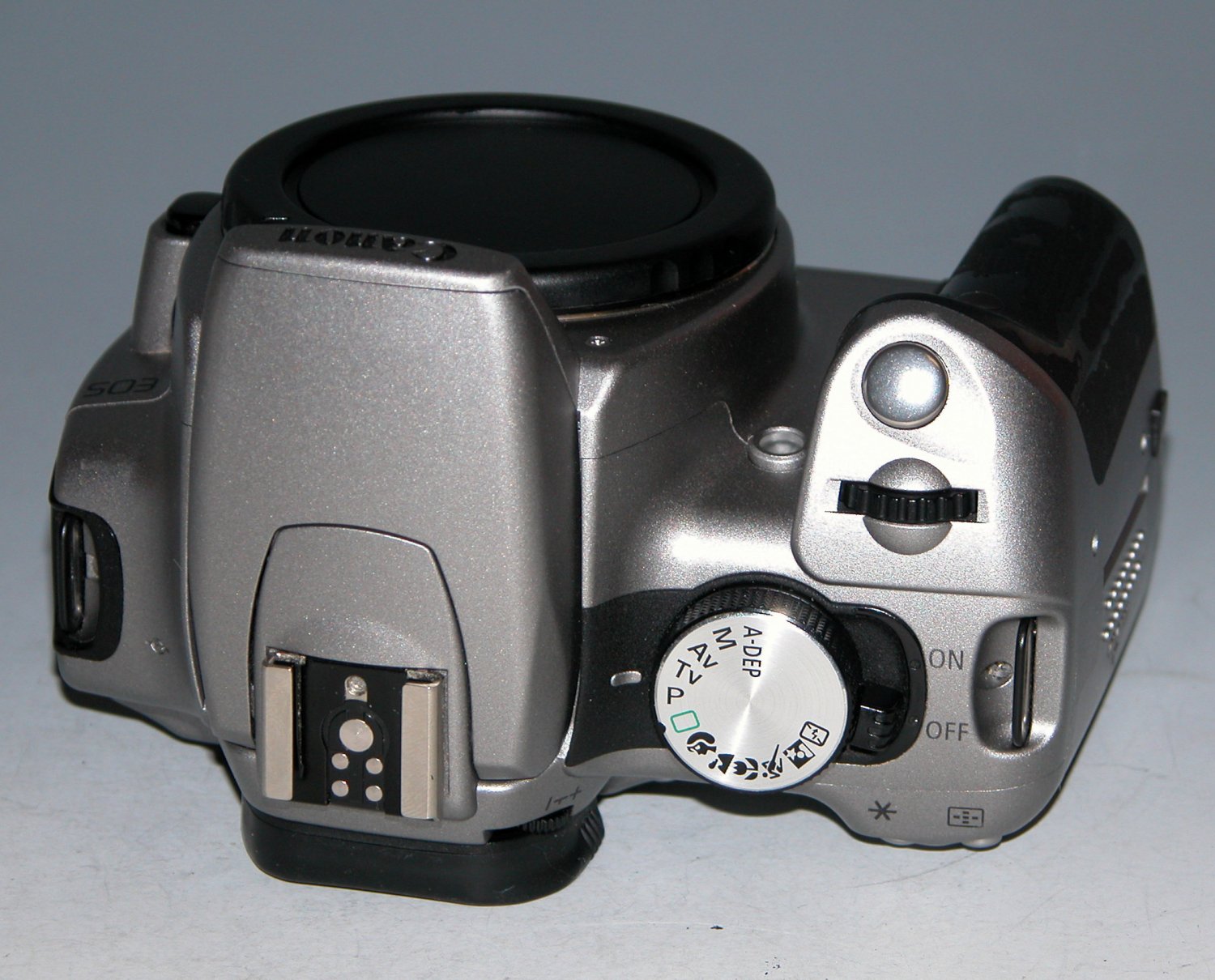 Canon EOS Digital Rebel XT / EOS 350D 8.0MP Digital SLR Camera (Body ...