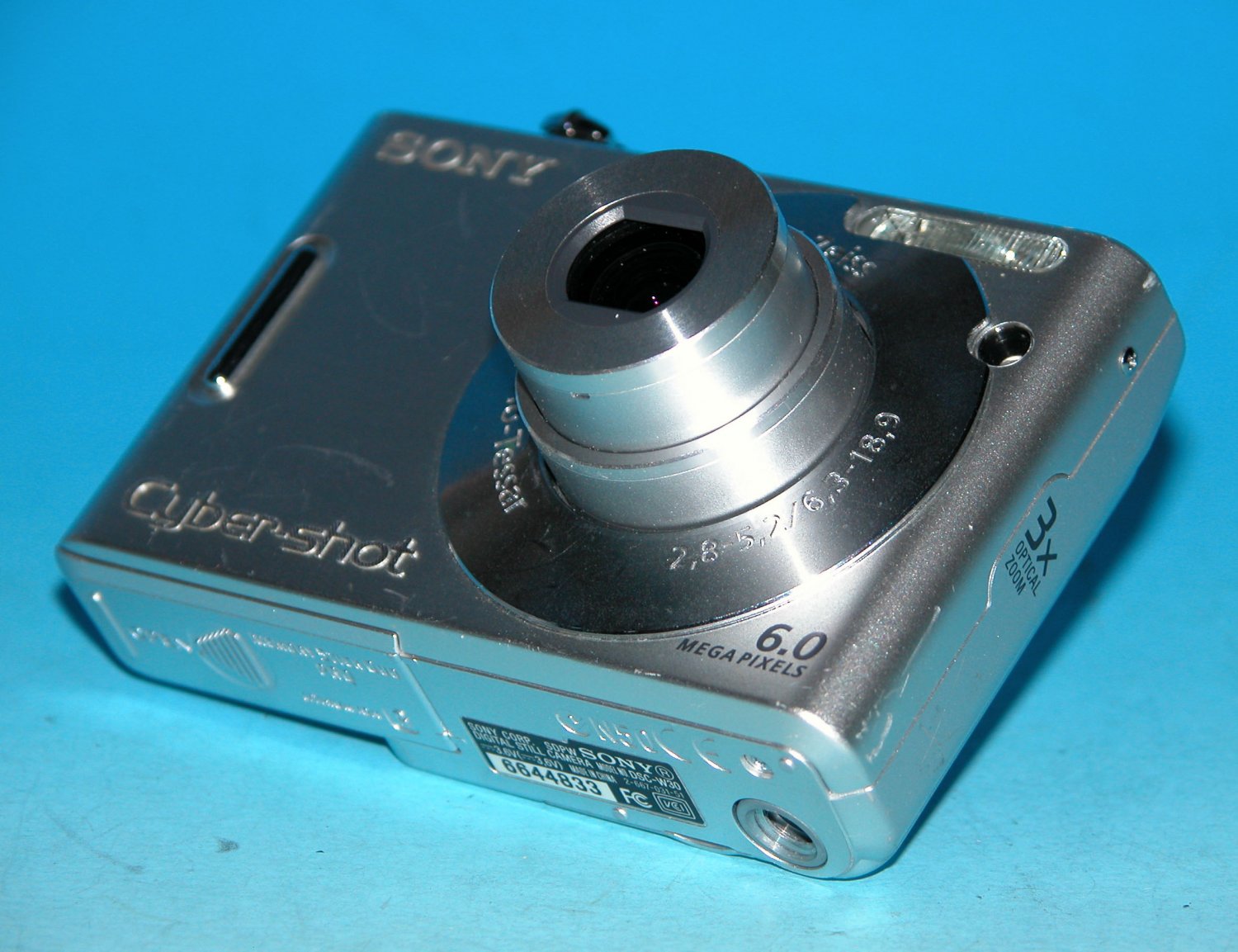 Sony Cyber-shot DSC-W30 6.0MP Digital Camera - Silver #4833