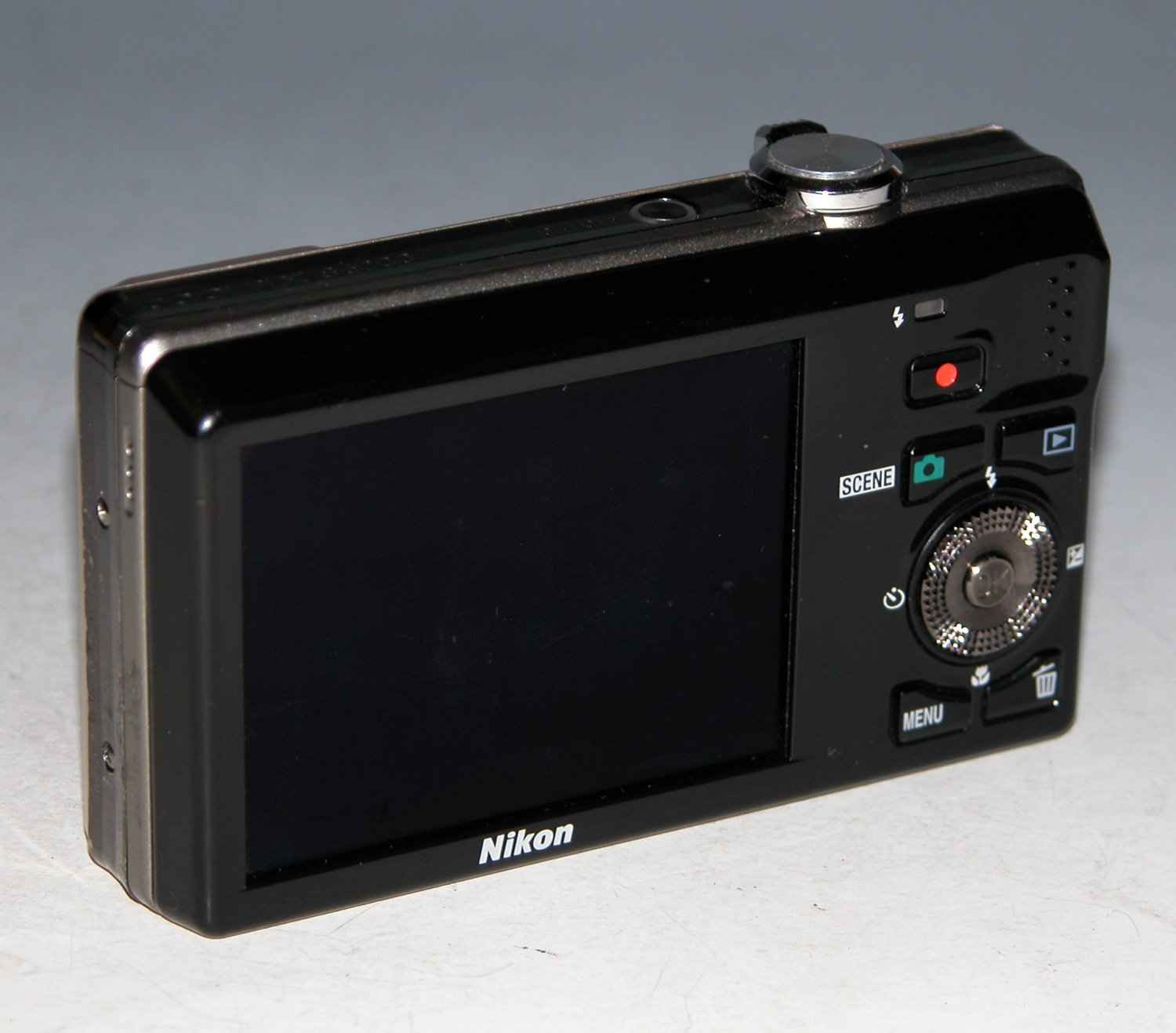 Nikon Coolpix S6000 14.2 MP Digital Camera - Silver #0550