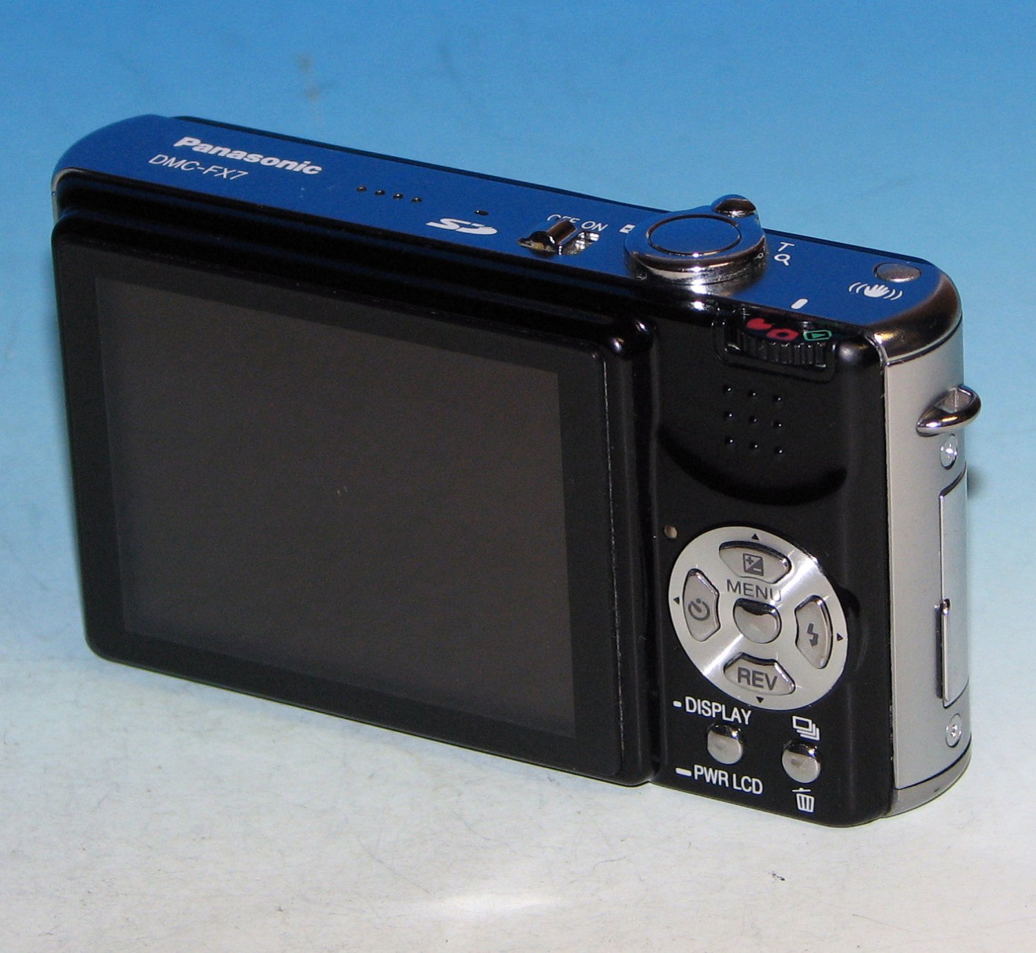 Panasonic LUMIX DMC-FX7 5.0MP Digital Camera - Black #NS