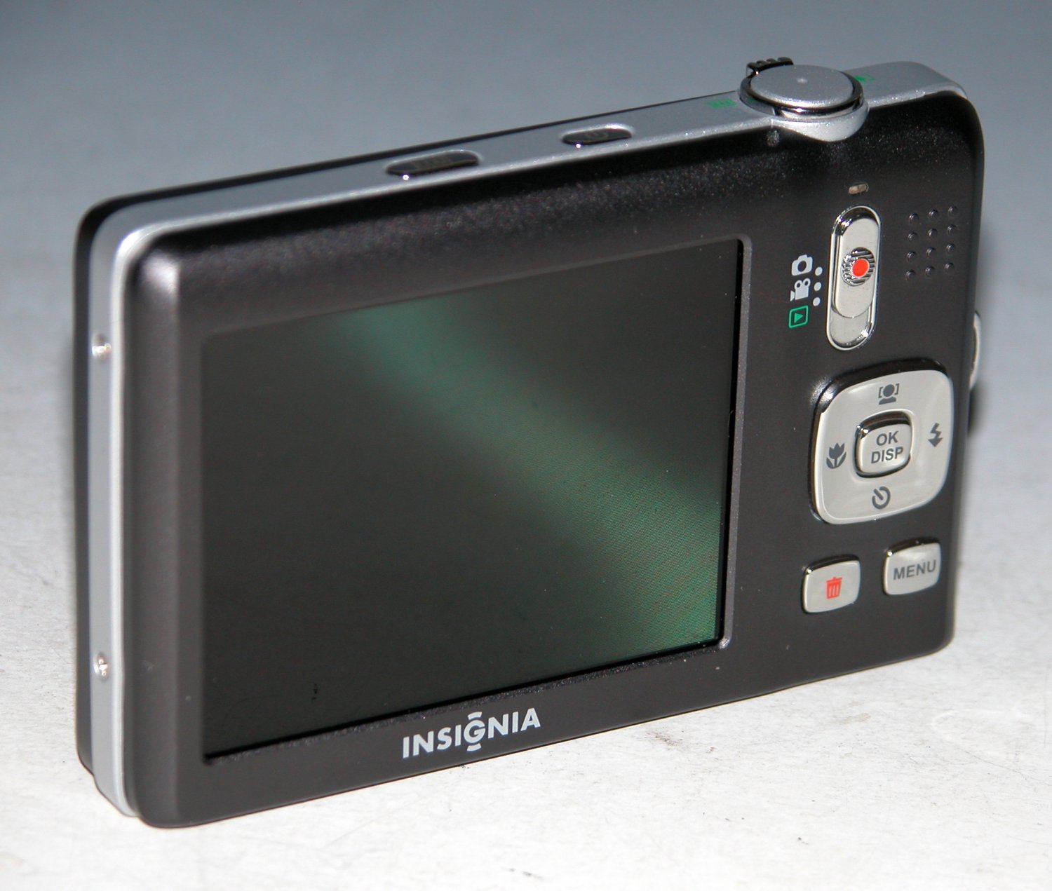 Insignia NS-DSC7B09 7.0MP Digital Camera - Silver #5985