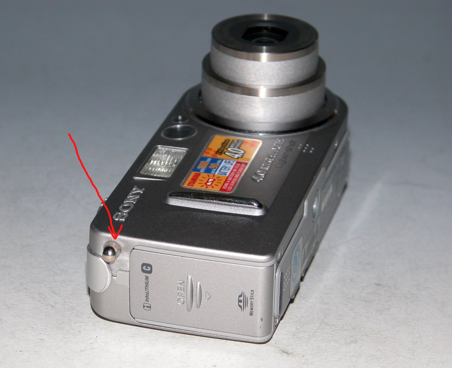 Sony Cyber-shot DSC-P9 4.0MP Digital Camera - Silver #5064