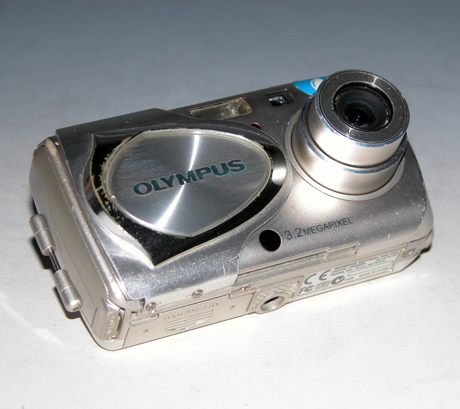 Olympus Stylus 300 Digital 3.2MP Digital Camera #ns2