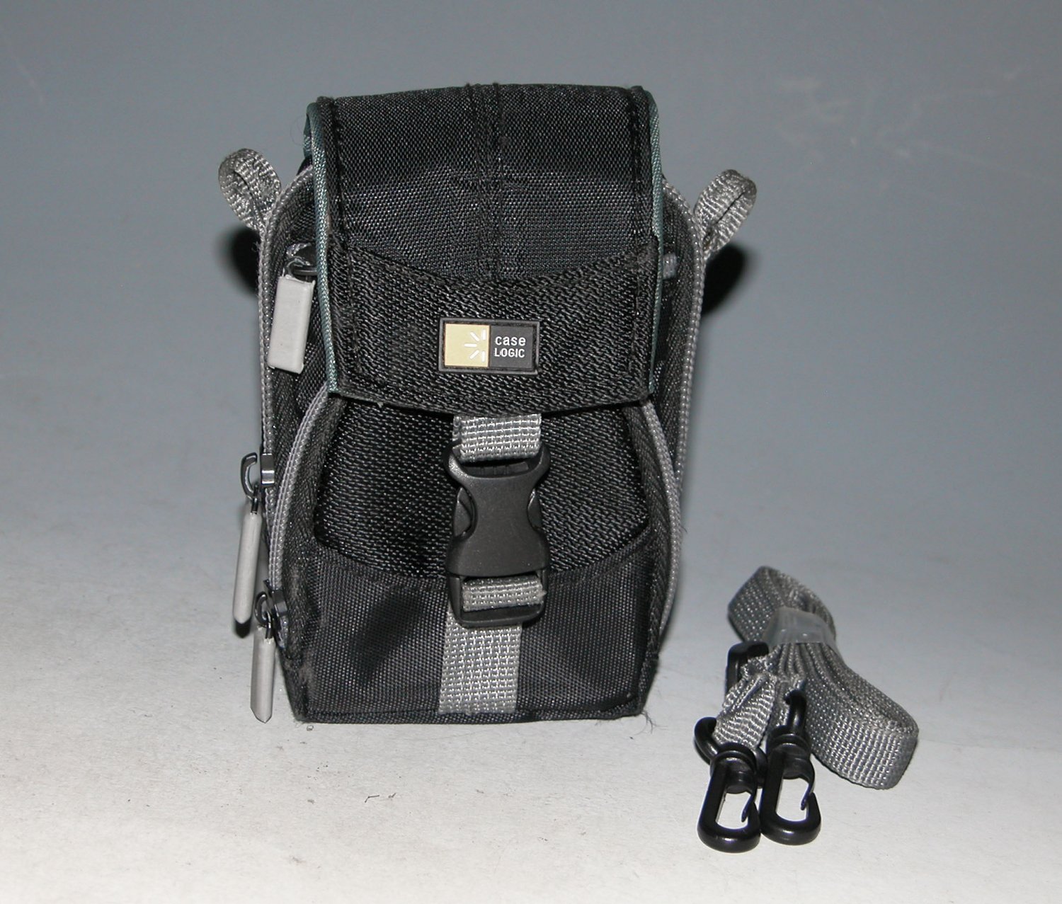 Case Logic DCB-26 Medium Camera Case pocket (Black)