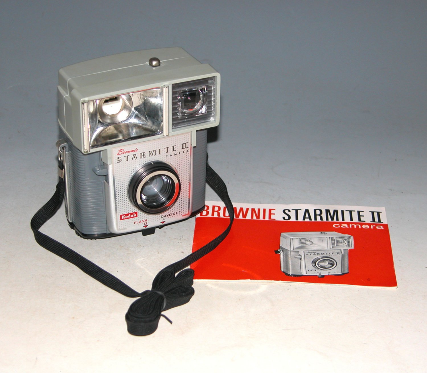 Kodak Brownie STARMITE II Vintage Photo Camera with Manual