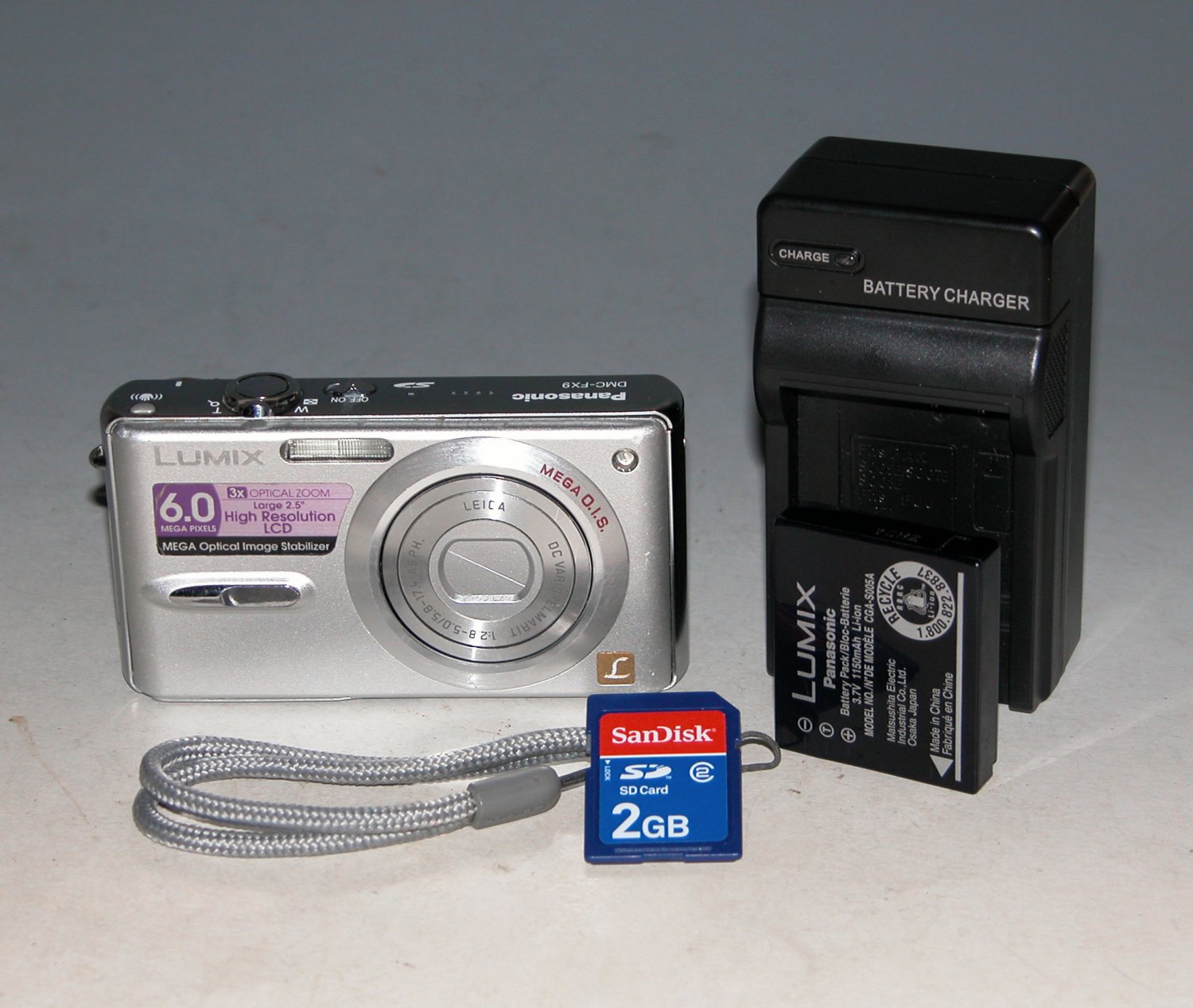 Panasonic DMC-FX9 6MP Digital Camera - Silver