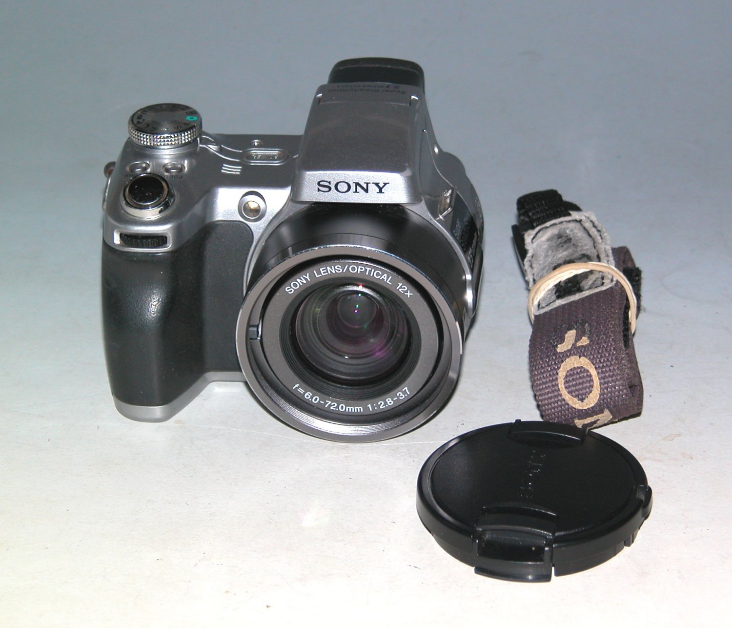 Sony Cyber-shot DSC-H1 5.0MP Digital Camera - Silver #8462