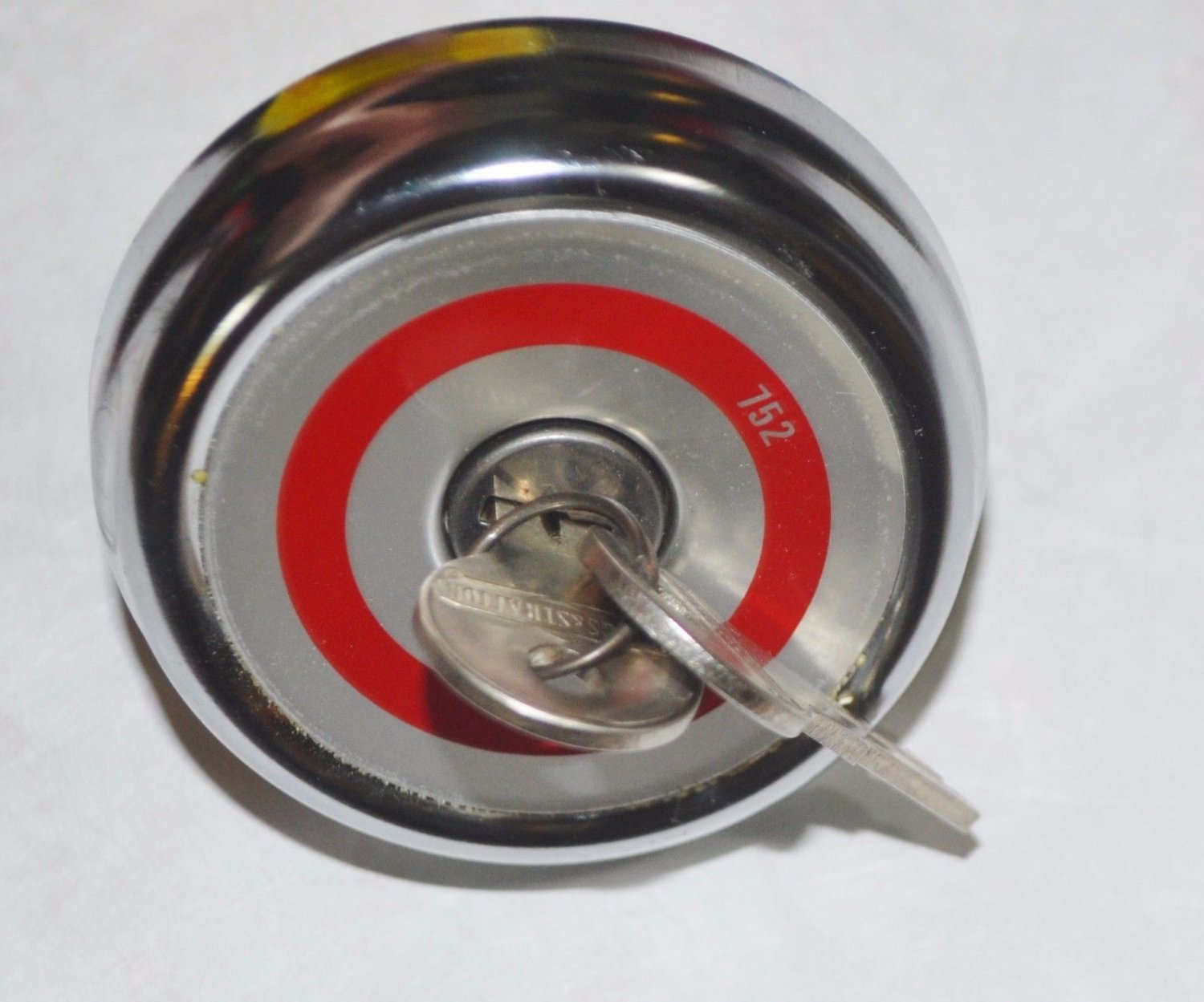 LOCKING GAS CAP FORD F100 F150 F250 F350 Bronco Econoline L800 LN600 ...