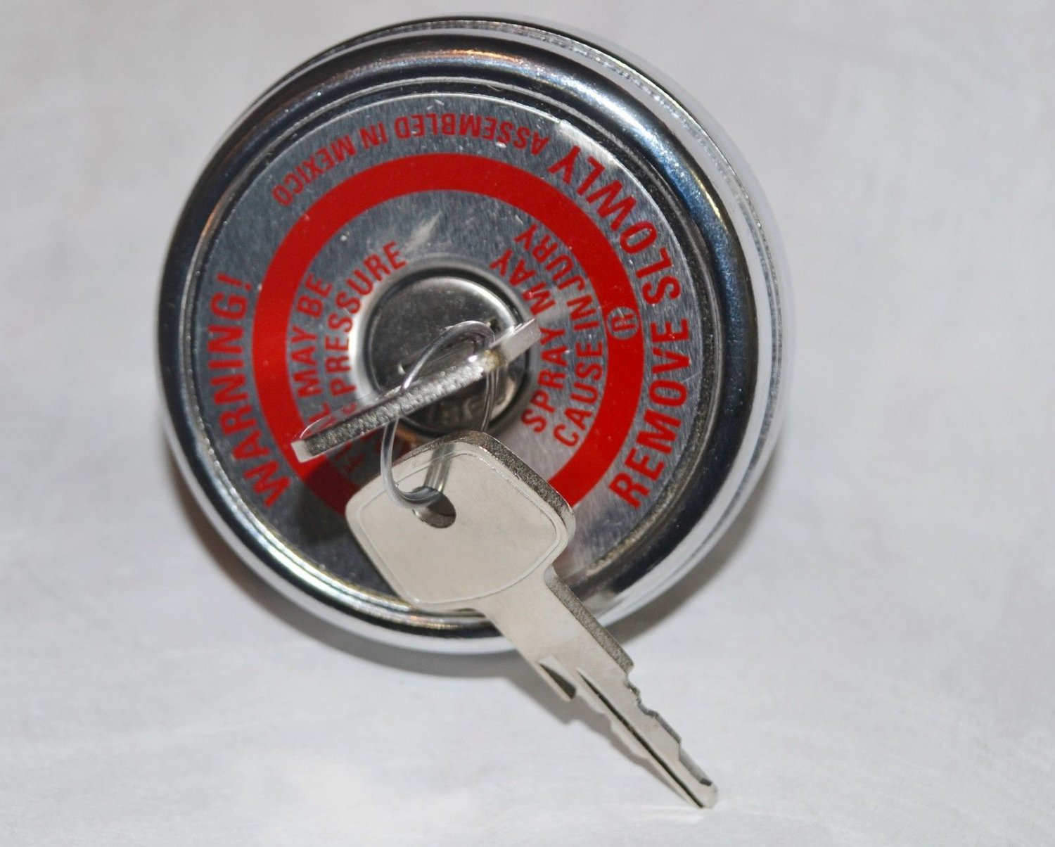 Locking Gas Cap CHEVROLET C10 C20 C30 C3500 K10 K20 K30 CHEVROLET P10 ...