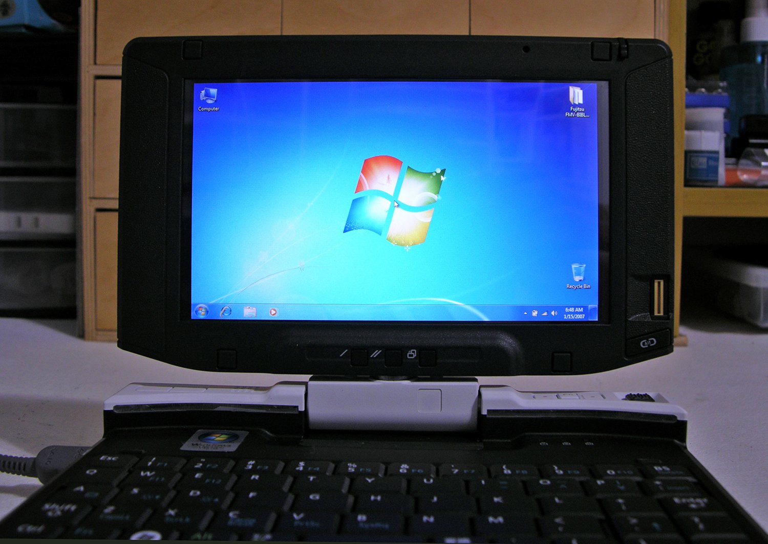 FUJITSU FMV BIBLO LOOX U50X/V UMPC (U810) PC LAPTOP INTEL 800MHz 1GB RAM WIN7