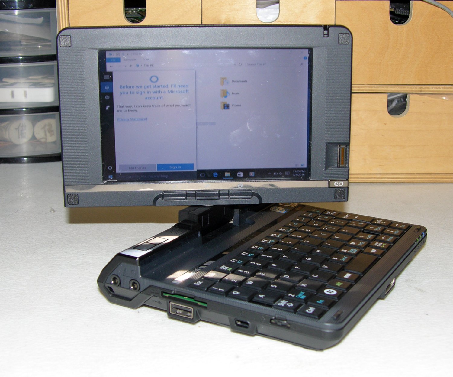 FUJITSU FMV LIFEBOOK UMPC U8270 MINI PC INTEL 1.60GHz 1GB RAM 60GB HD ...