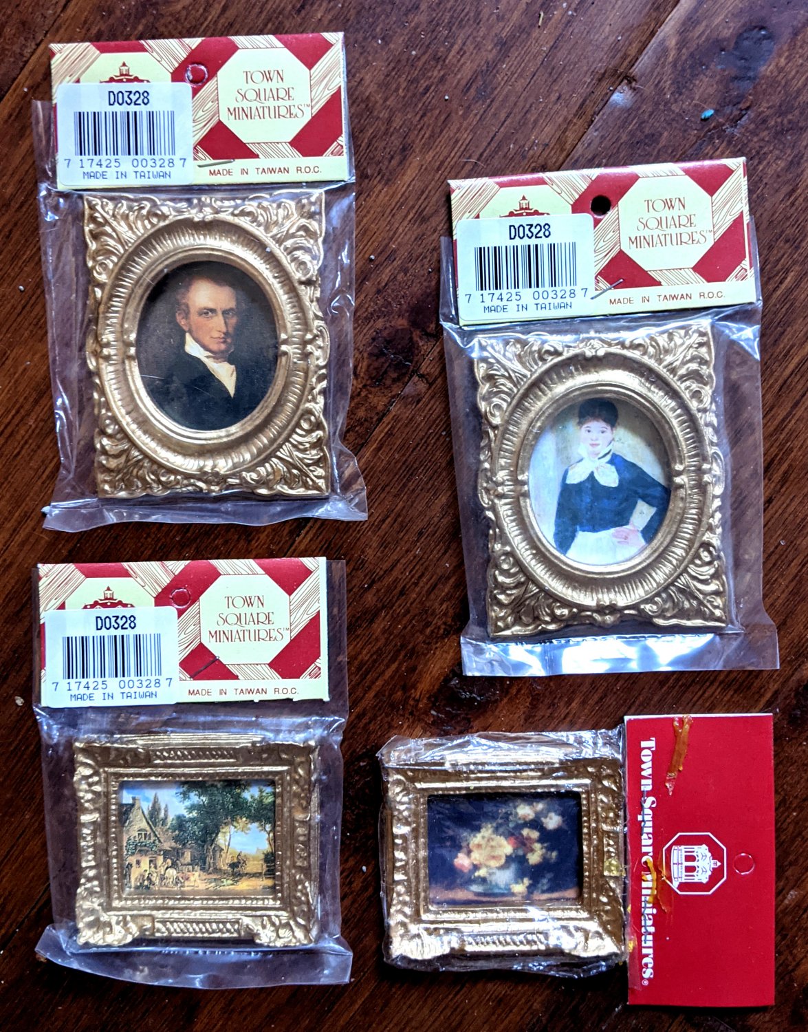 Vintage Town Square Miniature Victorian PICTURES Frames Set of 4 NIP