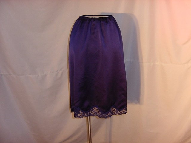 Maidenform Sweet Nothings navy blue Half Slip Vintage slip Small half slip