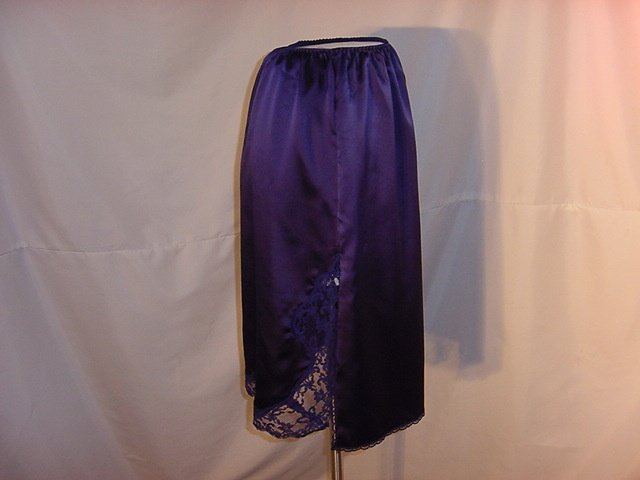 Maidenform Sweet Nothings navy blue Half Slip Vintage slip Small half slip