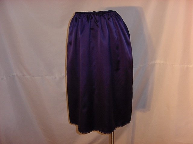 Maidenform Sweet Nothings navy blue Half Slip Vintage slip Small half slip