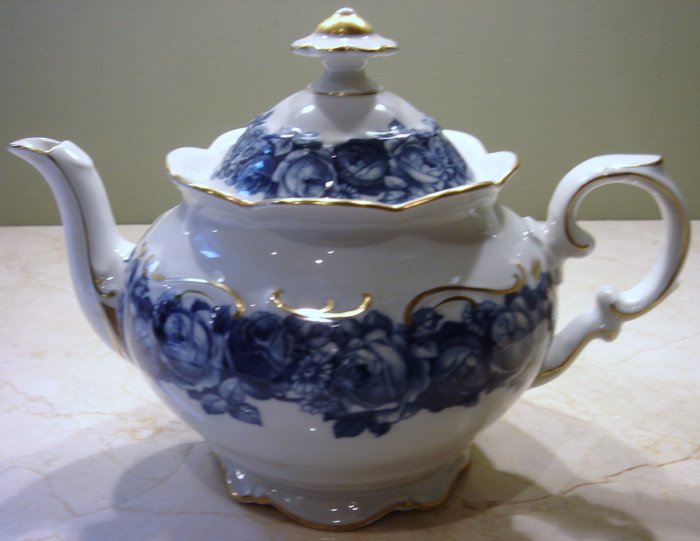Schumann Bavaria HEIRLOOM Teapot with Lid Blue & White Transferware
