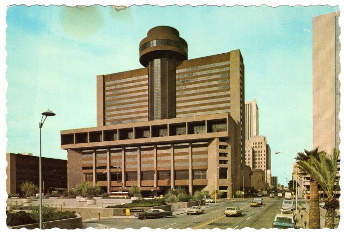Hyatt Regency Phoenix, AZ Postcard Bob Petley Photo #0338