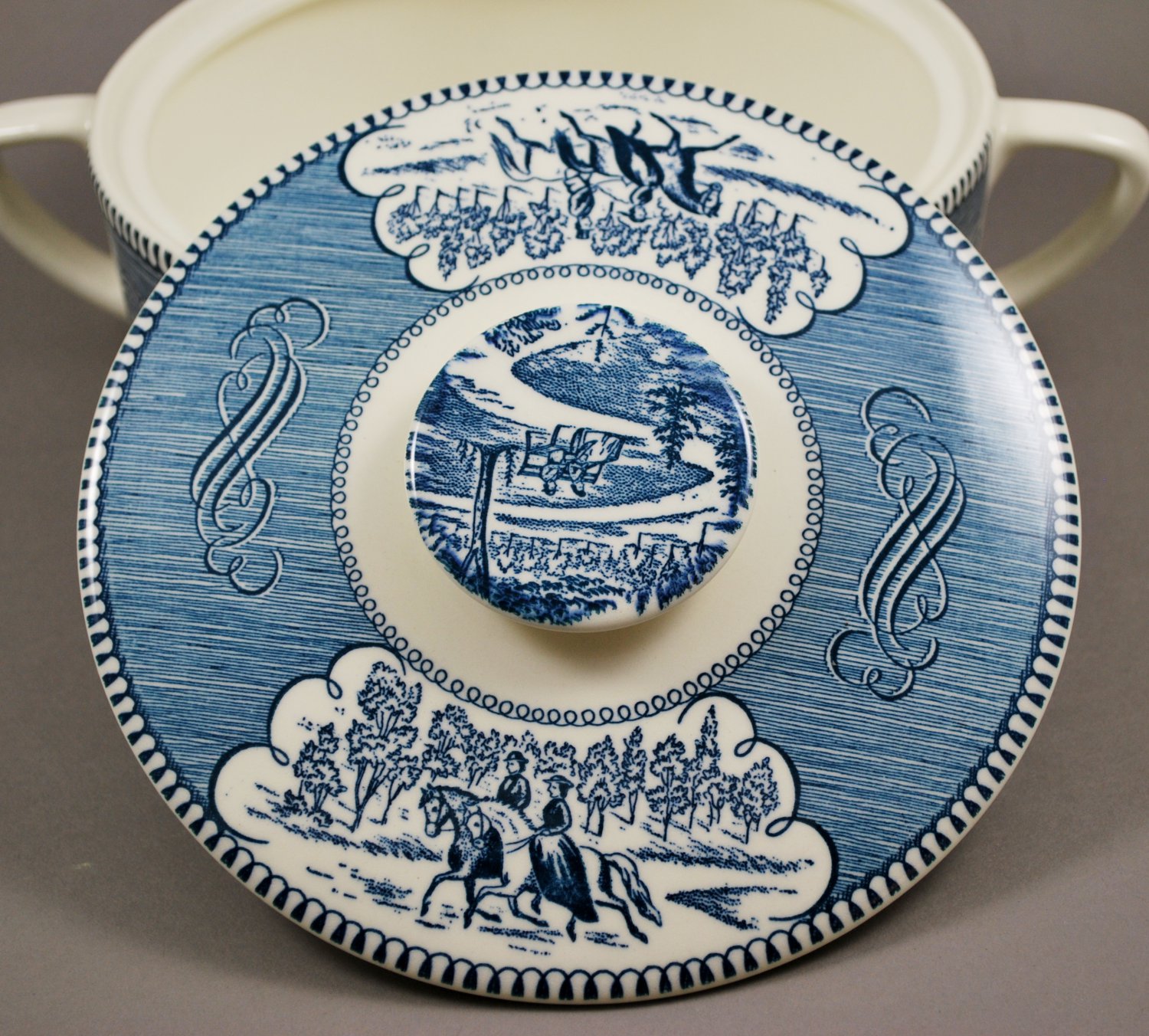 Royal China Vintage Currier & Ives Blue Covered Casserole Dish