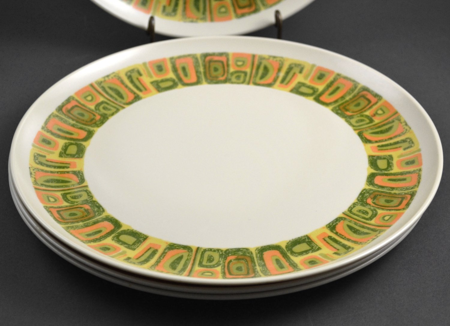 Set of 4 Royalon Melmac Vintage Dinner Plates Inca Pattern